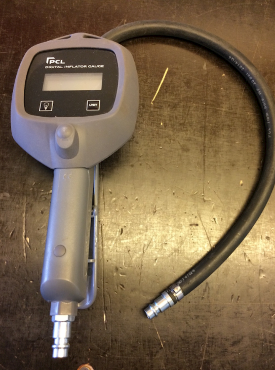 Lej Manometer 0,34-12 bar - digitalt | DKRT